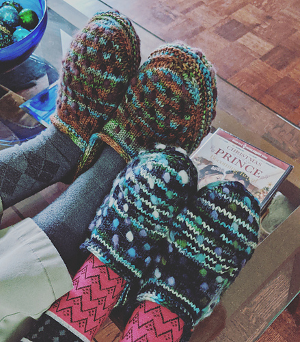 Ravelry: Cushy Thrum Slippers pattern by Fiona Stevenson