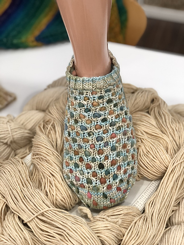 Ravelry: Honey Thrum Anklet Slippers pattern by Fiona Stevenson