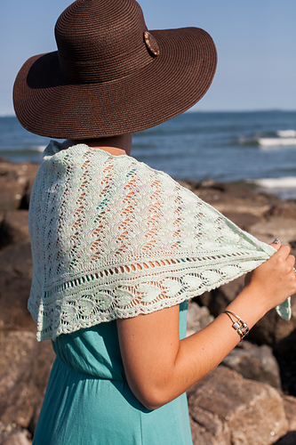 Ravelry: Flyleaf Shawlette pattern by Michelle Miller