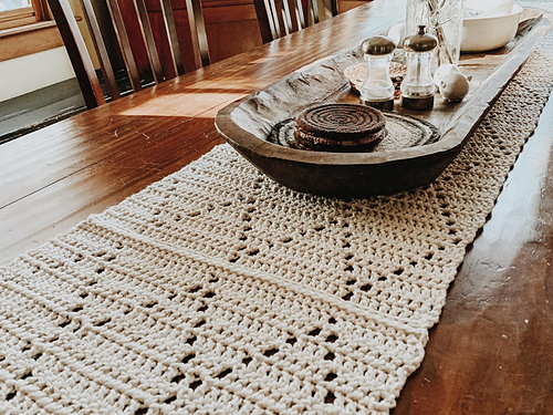 Ravelry: Lattice Table Runner pattern by Laura Gubata