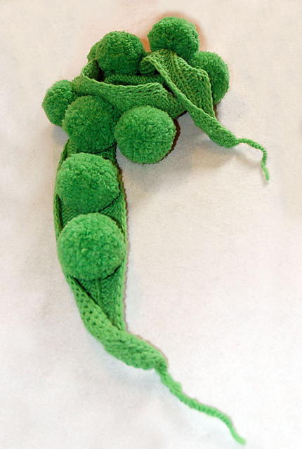 Ravelry: PeaPod Scarf pattern by Morehouse Designs