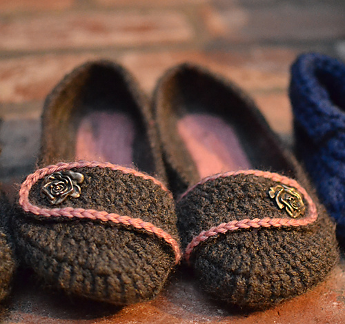 Ravelry: Violet Women's House Slipper pattern by Lorin Jean