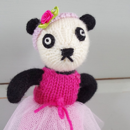 Ravelry: Easy Knitted Bears pattern by Fiona Goble