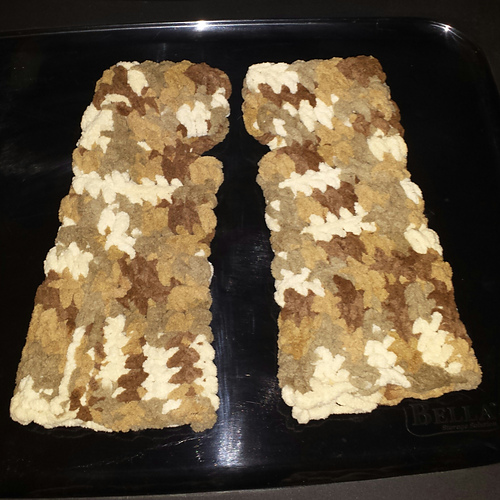 Ravelry: Super Bulky Wrist Warmers/Gauntlets pattern by fishdork 74