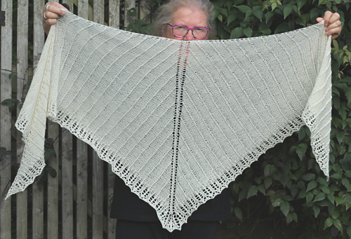 Ravelry: Imbolc pattern by Sue Beard