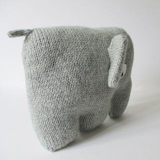 Ravelry: Elephant Cushion pattern by Amanda Berry