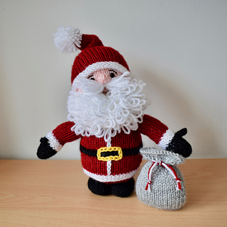 Ravelry: fluffandfuzz's Cuddly Santa