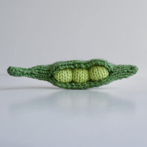 Ravelry: Pea Pod pattern by Amanda Berry