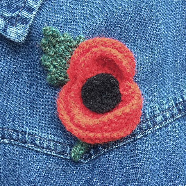 Ravelry: Poppy Brooch pattern by Amanda Berry
