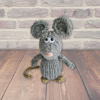 Ravelry: Dinky Mice pattern by Amanda Berry