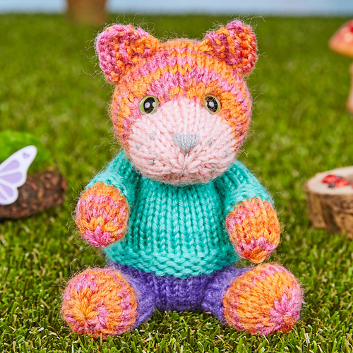 Ravelry: Colin the Cat pattern by Amanda Berry