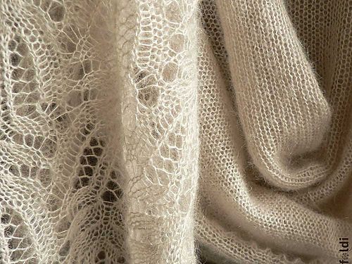 Ravelry: Panna Frost Flower Lace Shawl pattern by Foldi knit