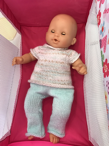 Ravelry: Nightie & PJ's for 14"-15" Baby Doll pattern by Diana Lawson