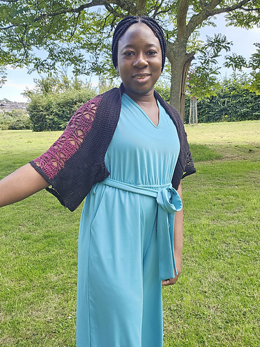 Ravelry: Phlox Bolero pattern by Susanna Biaye