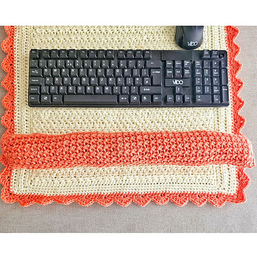 Ravelry: XOXO wrist rest pattern by Susanna Biaye
