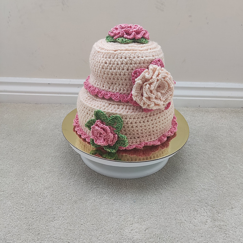 Ravelry: Birthday yarn cake pattern by Susanna Biaye