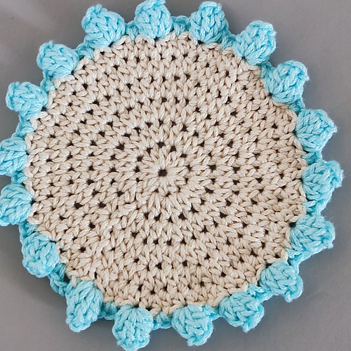 Ravelry: Round Bobble Coaster pattern by Susanna Biaye
