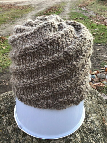Ravelry: Spin hat pattern by Petra Breakstone