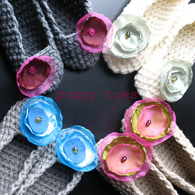 Ravelry: POPPYTOES SLIPPER pattern by fran toukou
