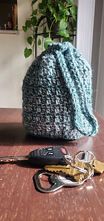 Ravelry: Drawstring Wristlet Purse Bag pattern by Fran Corona