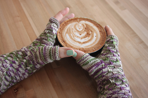 Ravelry: Slippin' Fine Fingerless Mitts pattern by Jeanne Giles
