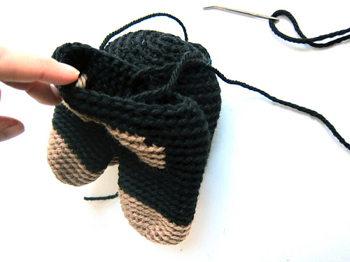 Ravelry: Rottweiler pattern by Stacey Trock