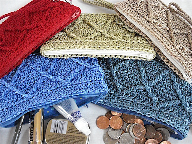 Ravelry: Raised Diamonds Coin Purse pattern by Lisa Mills