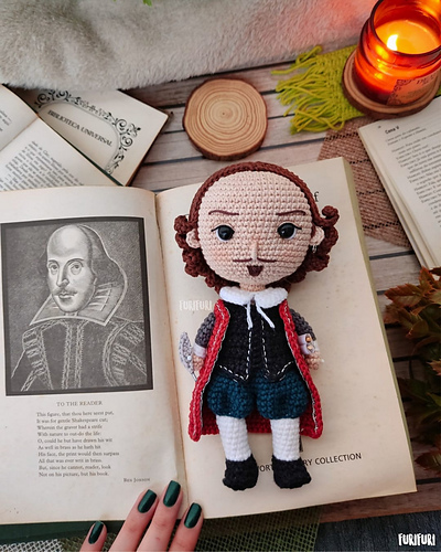 Ravelry: William Shakespeare pattern by Ana Karolina Ramalho