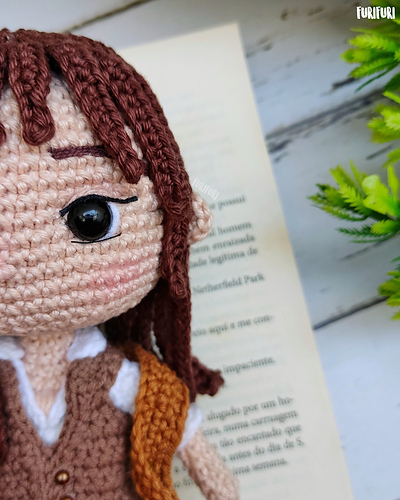 Ravelry: Elizabeth Bennet Amigurumi pattern by Ana Karolina Ramalho