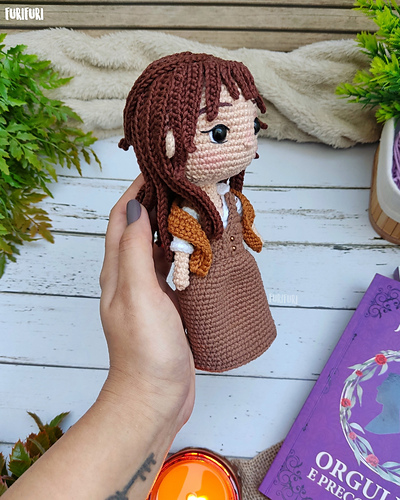 Ravelry: Elizabeth Bennet Amigurumi pattern by Ana Karolina Ramalho