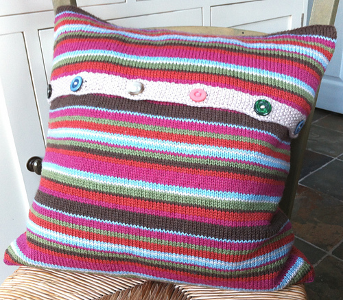 Ravelry: Birdy Cushion pattern by Donna Jones Designs
