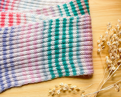 Ravelry: Easy Reversible Ribbed Scarf pattern by Gabrielle Vézina