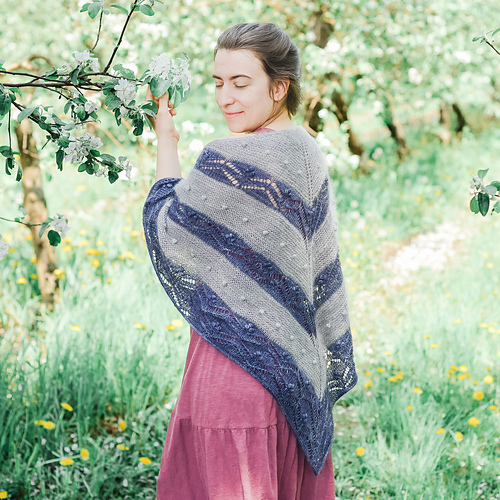 Ravelry: Dewdrops Shawl pattern by Gabrielle Vézina