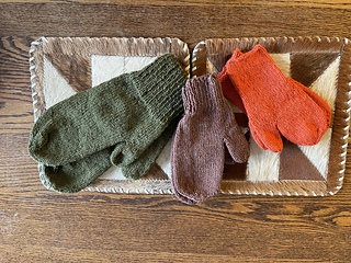Ravelry: gamineski's Johnson Xmas 2022 mittens