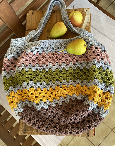 Ravelry: Granny Square Scrap Bag pattern by Salena Baca