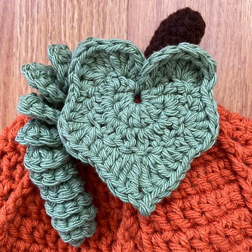 Ravelry: Realistic Pumpkin Leaf pattern by Get to Hooking Crochet