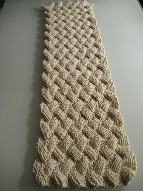 Ravelry: ghanima's Lamar scarf