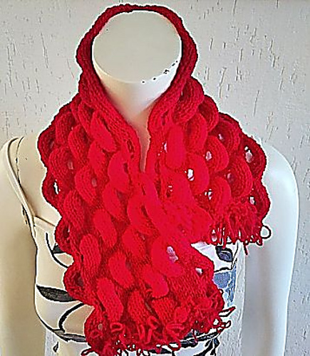 Ravelry: Twin Loops pattern by Jen Giezen