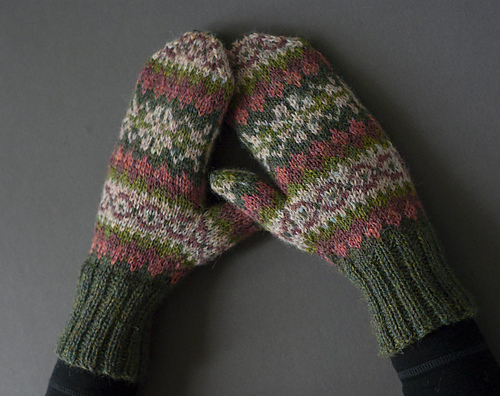 Ravelry: Scumble Mittens pattern by Virginia Sattler-Reimer