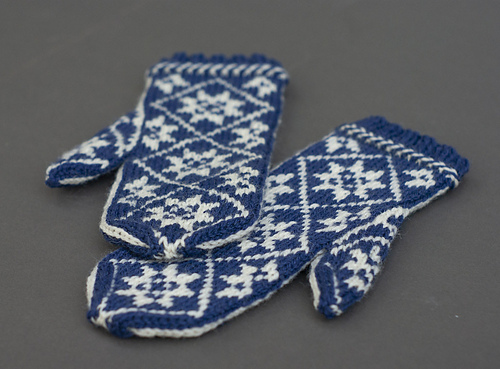 Ravelry: On Point Mittens pattern by Virginia Sattler-Reimer