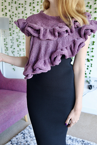 Ravelry: "Ruffles on Ruffles" Scarf pattern by Lauren Riker