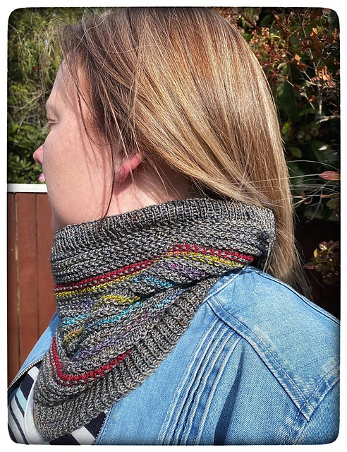 Ravelry: Trax Cowl pattern by Margaret Collins