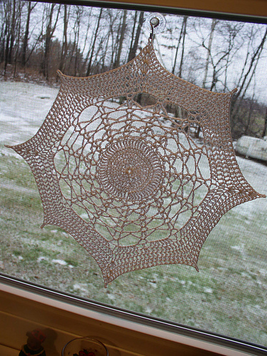Ravelry: Snowflake Doily pattern by Gloria Yonnone