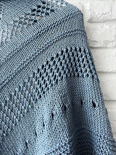 Ravelry: Flying Fox Shawl pattern by Olga Fahim