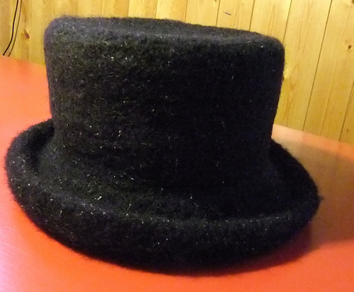 Ravelry: My knitted wool top hat pattern by Felix Thadeus Cucumber