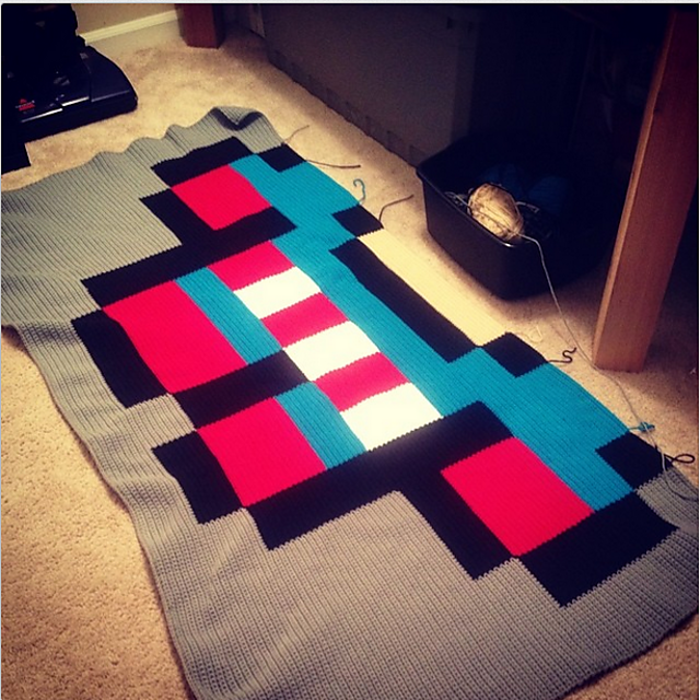 Ravelry: cgsf's 8-bit Avengers: Captain America Blanket