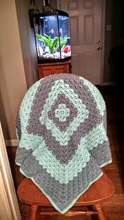 Ravelry: grnkatiiz's Beautiful Shells baby blanket