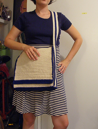 Ravelry: Robaato Messenger Bag pattern by Michelle M.