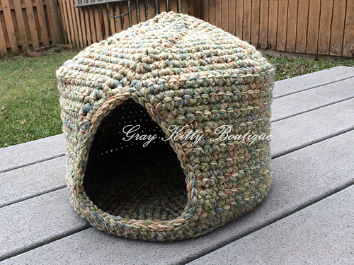 Ravelry: Cole's Cat Cave pattern by Gwen Wotring