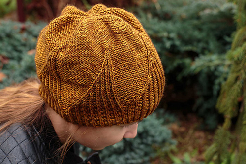 Ravelry: Crown Hat pattern by Hanna Maciejewska